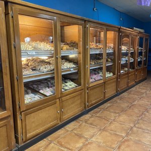 LA REYNERA BAKERY SUPREME - Updated December 2024 - 12 Photos & 11 ...