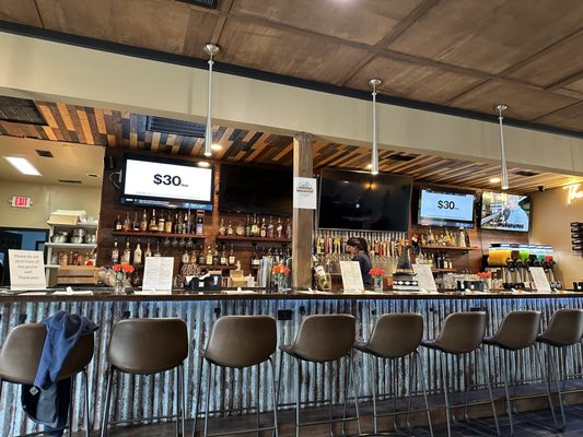 TAVERN ON THE TRAXS - Updated December 2025 - 22 Photos & 17 Reviews ...