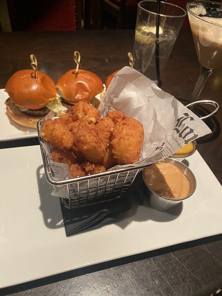 THE LANSDOWNE PUB - 132 Photos & 400 Reviews - 9 Lansdowne St, Boston ...