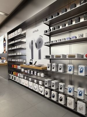 APPLE - WILLOWBROOK MALL - Updated September 2025 - 27 Photos & 105 ...