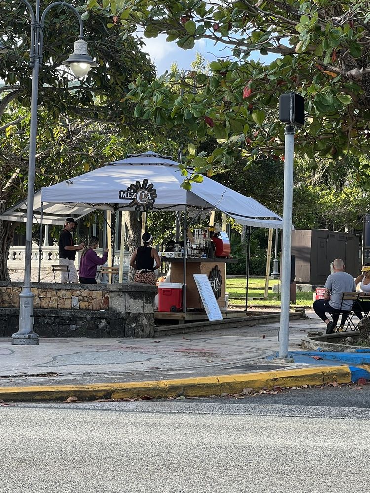 LA MEZCLA COFFEE AND TEA - 15 Photos - Av. Luis Muñoz Rivera S/N, San ...