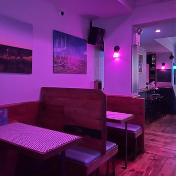 BLINKY’S BAR - Updated October 2025 - 38 Photos & 34 Reviews - 609 ...