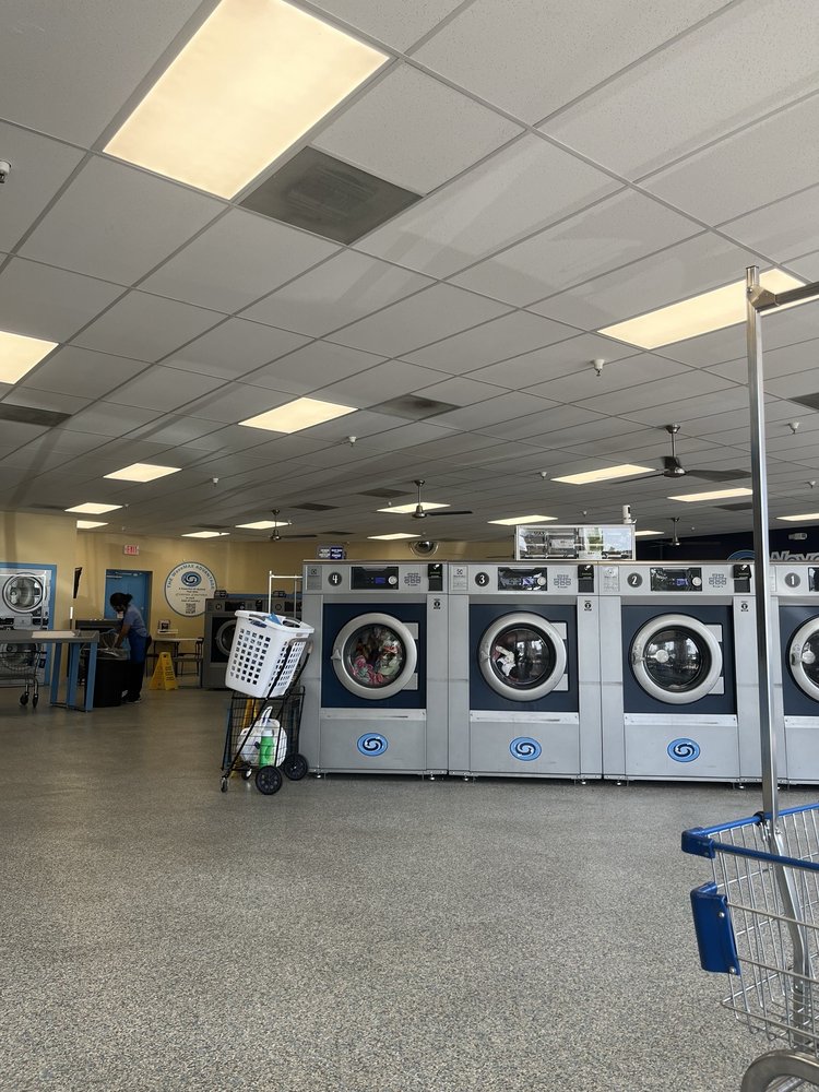 WAVEMAX LAUNDRY - TUCSON - Updated December 2025 - 10 Reviews - 4054 E ...