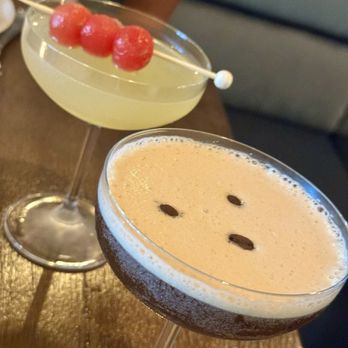 1881 KITCHEN TABLE - Updated March 2025 - 52 Photos & 33 Reviews - 112 ...