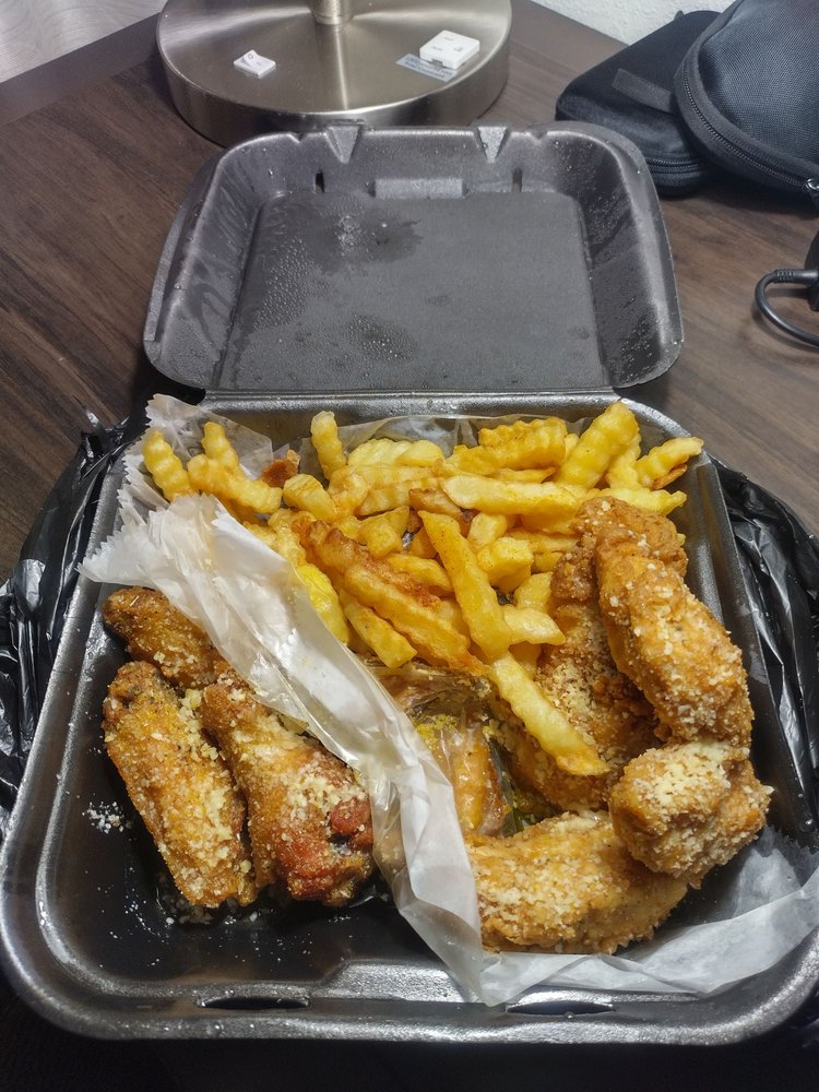 A TOWN WINGS - Updated September 2024 - 831 E Alice St, Bainbridge ...