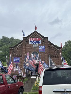 TRUMP STORE - Updated January 2026 - 76 Photos & 21 Reviews - 7170 ...