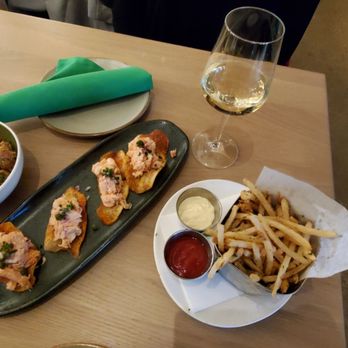 360 WESTPORT - Updated May 2024 - 109 Photos & 26 Reviews - 111 W Port ...