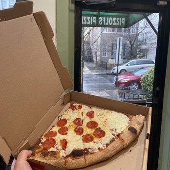 PIZZOLIS PIZZERIA - Updated January 2026 - 124 Photos & 302 Reviews ...