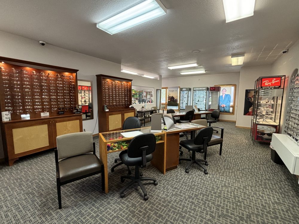 FAMILY EYECARE OF BRIGHTON - Updated September 2025 - 15 Photos & 26 ...