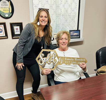 LAURA BENDER - REALTY ONE GROUP DOCKSIDE - Updated May 2025 - 19 Photos ...