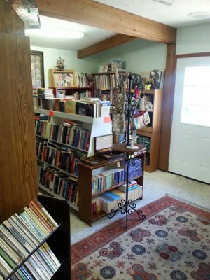 BOOKANEERS - Updated September 2025 - 33 South Melbourne St, Beverly ...