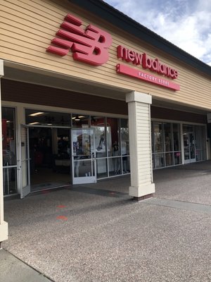 NEW BALANCE FACTORY STORE - 24 Photos & 51 Reviews - 368 nut tree rd ...