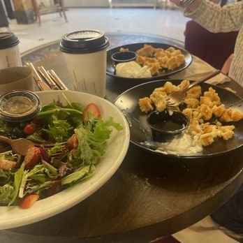 CAFE FEELLOVE - Updated May 2024 - 288 Photos & 139 Reviews - 2 W St ...