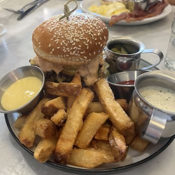 THE ESSENTIAL - Updated August 2025 - 647 Photos & 457 Reviews - 2215 ...