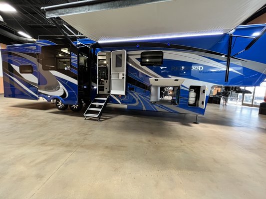 BLUE COMPASS RV - Updated December 2025 - 37 Photos & 194 Reviews ...