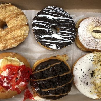 GROUNDS DONUT HOUSE - Updated December 2024 - 322 Photos & 90 Reviews ...