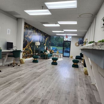 THE BUSINESS LOUNGE - Updated September 2025 - 4035 Jonesboro Rd ...