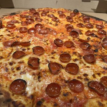 REVOLVER PIZZA - Updated December 2025 - 64 Photos & 65 Reviews - 388 ...