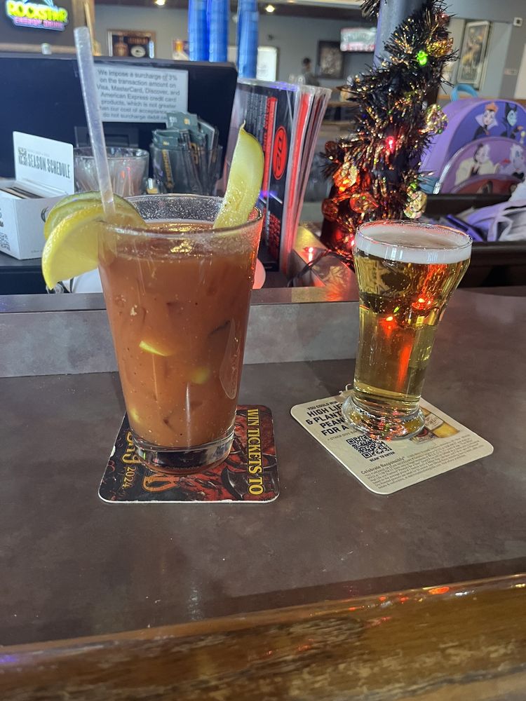 D2 SPORTS PUB - Updated September 2025 - 22 Photos & 63 Reviews - 2571 ...