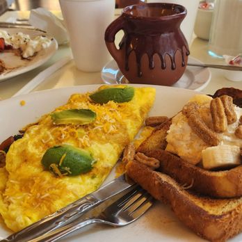 DULCE MAMI CAFÉ RIVERSIDE - Updated June 2024 - 58 Photos & 22 Reviews ...