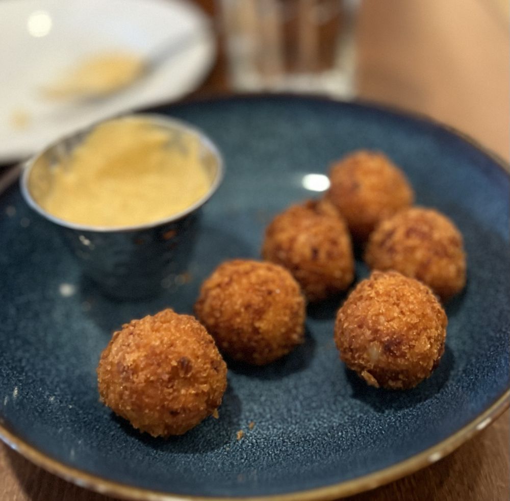 MINNIE BELLS - Updated December 2025 - 31 Photos & 31 Reviews - San ...