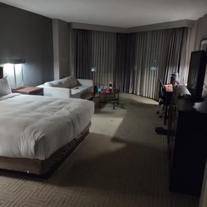 HILTON EAST BRUNSWICK HOTEL & EXECUTIVE MEETING CENTER - 198 Photos ...