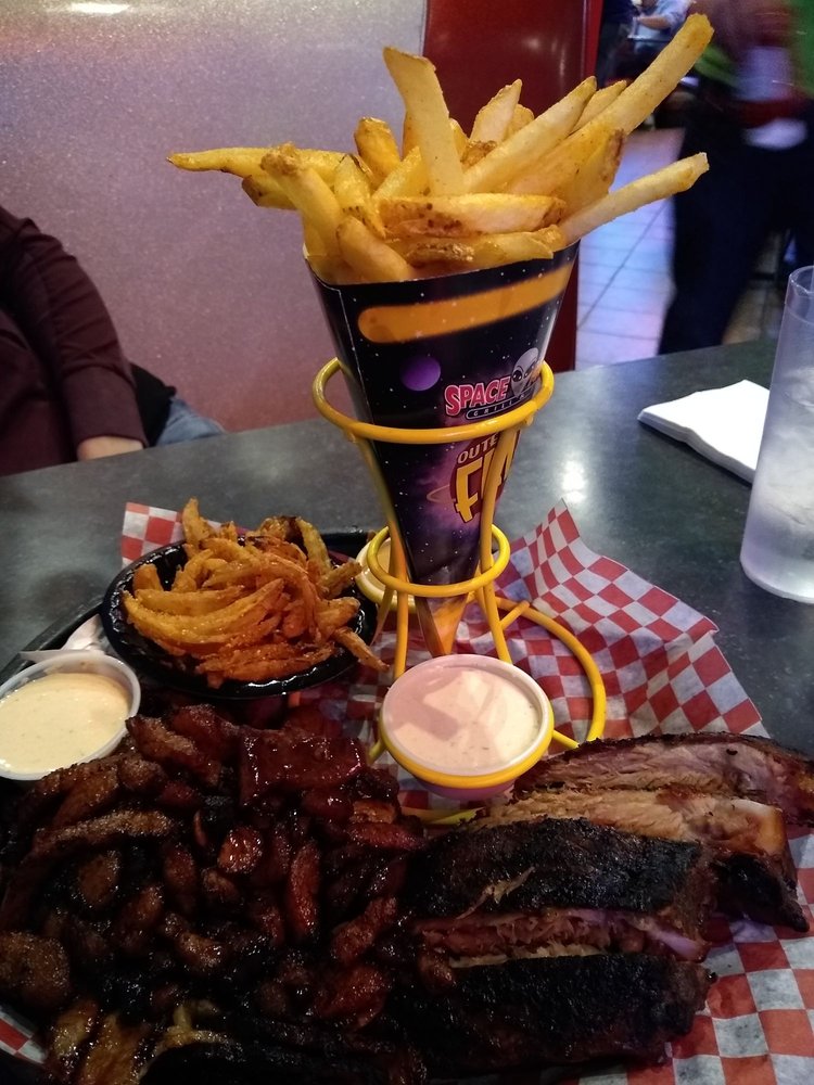 SPACE ALIENS BAR & GRILL - 63 Photos & 81 Reviews - Barbeque - 11166 ...