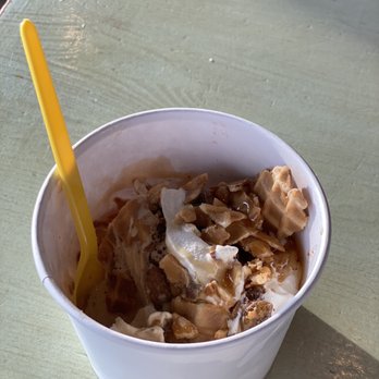 CHILLER BEE FROZEN YOGURT - Updated July 2024 - 45 Photos & 69 Reviews ...