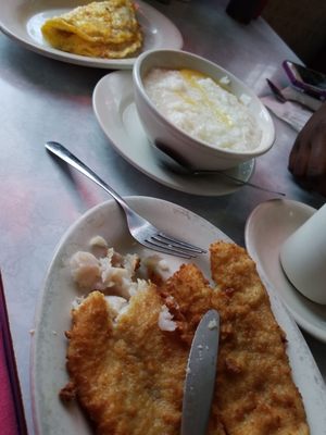 ROUTE 66 DINER - 29 Photos & 27 Reviews - Diners - 950 Bay St ...