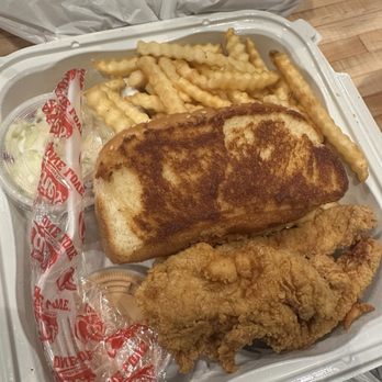 RAISING CANE’S CHICKEN FINGERS - Updated April 2025 - 197 Photos & 150 ...