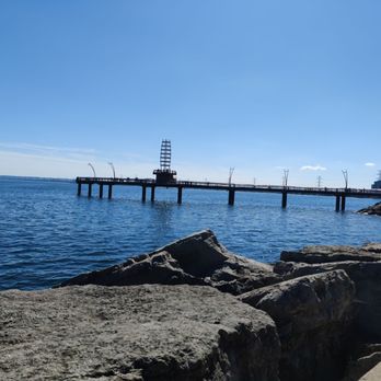 THE BRANT STREET PIER - Updated December 2025 - 37 Photos - Burlington ...