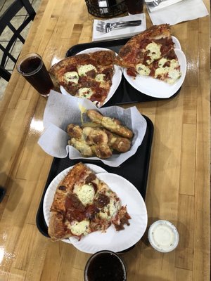 BROZINNI PIZZERIA - 287 Photos & 377 Reviews - Pizza - 8810 S Emerson ...