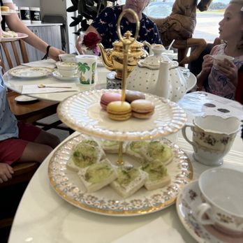 LA TEA DA - Updated October 2025 - 210 Photos & 47 Reviews - 434 N Lp ...