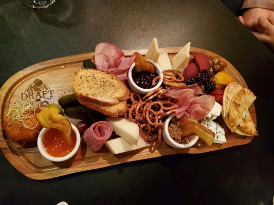 DRAFT GASTROPUB - 152 Photos & 127 Reviews - 664 W Ridgeview Dr ...