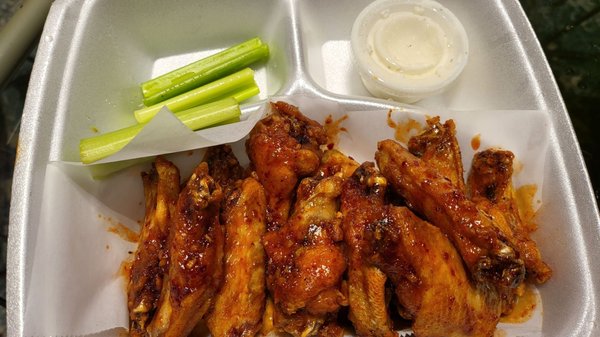 WINGAHOLIC - 30 Photos & 18 Reviews - 401 S Stemmons Fwy, Lewisville ...