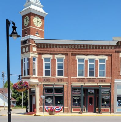 CLOCKTOWER KOSELIG - Updated October 2025 - 118 W 1st St, Sumner, Iowa ...