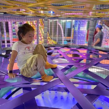 FLYING APPLE - Updated May 2025 - 54 Photos & 17 Reviews - 912 Broadway ...