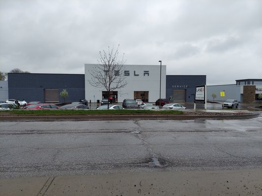 TESLA MOTORS - KANSAS CITY - Updated December 2025 - 17 Photos & 27 ...