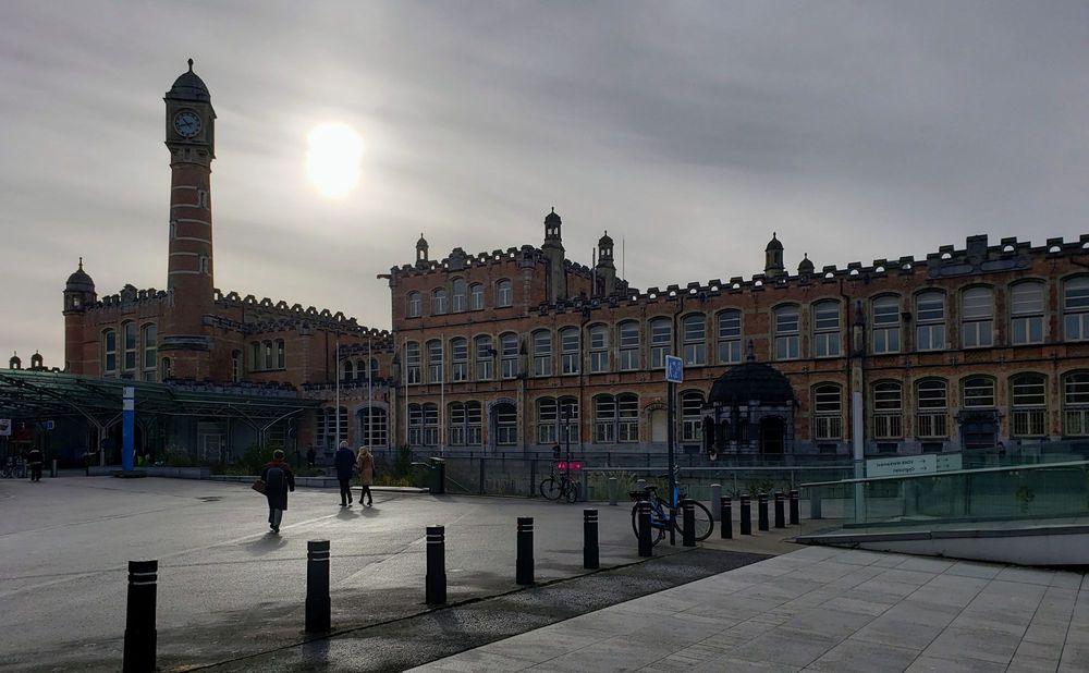 STATION GENT SINT-PIETERS - Updated April 2025 - 64 Photos & 10 Reviews ...