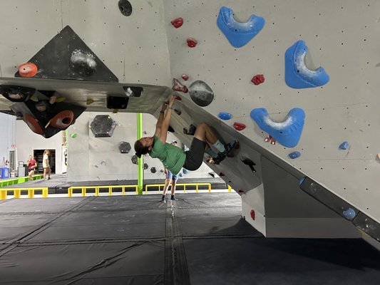 APEX CLIMBING GYM - Updated October 2025 - 5505 Grape Rd, Mishawaka ...