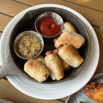 PINSTRIPES - Updated December 2025 - 785 Photos & 629 Reviews - 7 ...