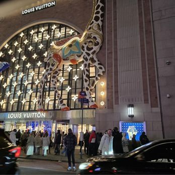 LE CAFÉ LOUIS VUITTON - Updated February 2025 - 462 Photos & 56 Reviews ...