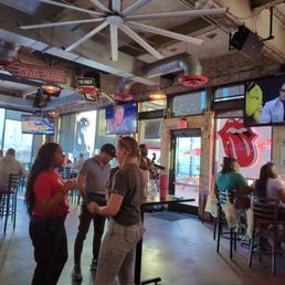 THE GARAGE BURGERS AND BEER - Updated December 2025 - 353 Photos & 446 ...
