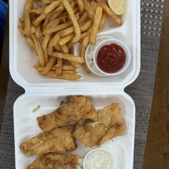 WAVES SEAFOOD - Updated July 2024 - 52 Photos & 34 Reviews - 190 Quincy ...