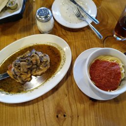 LENOCI’S SPAGHETTI HOUSE - 36 Photos & 30 Reviews - 5520 Oberlin Ave ...
