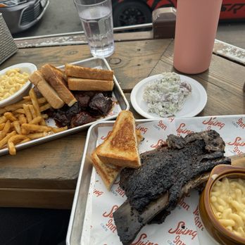 SWING INN CAFE & BBQ - Updated May 2024 - 1049 Photos & 1291 Reviews ...