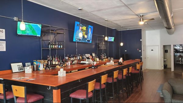 QUEEN CITY LOUNGE - Updated October 2025 - 17 Photos - 302 Main St, Poughkeepsie, New York ...