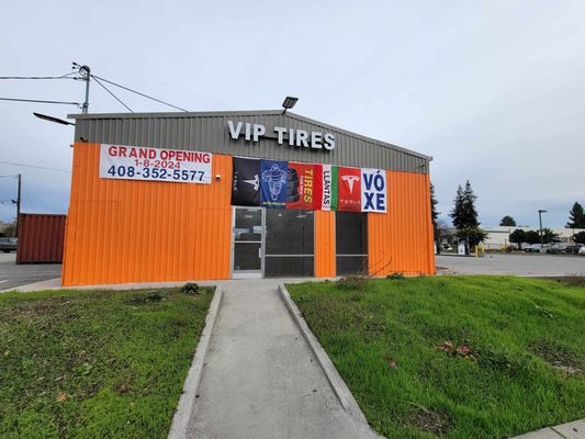 VIP TIRES - Updated December 2025 - 17 Photos & 31 Reviews - 2276 ...