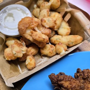 CHUCKS HOT CHICKEN - Updated January 2026 - 15 Reviews - 231 Arnold ...