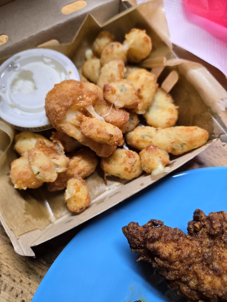 CHUCKS HOT CHICKEN - Updated November 2025 - 14 Reviews - 231 Arnold ...